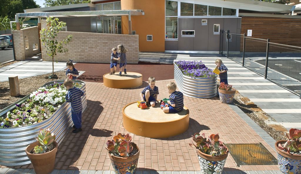 Location and Facilities • Pembroke School